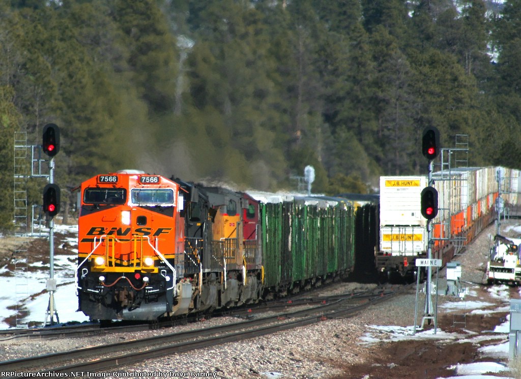 BNSF 7566